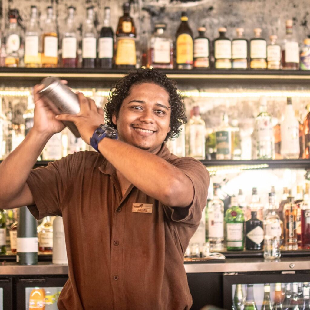 Restaurant & Bar | Live Music | Cocktails | The Gilded Iguana